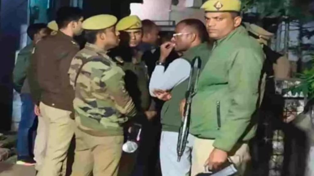 Gorakhpur double murder: डबल मर्डर की वारदात से फैली सनसनी, मां और बेटी की बेरहमी से हत्या ...